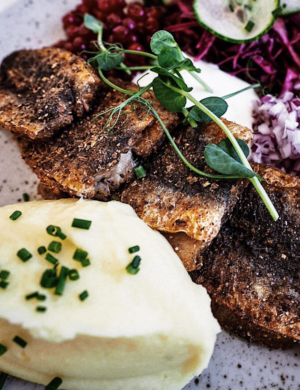 Stekt sillfilé & potatispuré med brynt smör - Sjöfolket